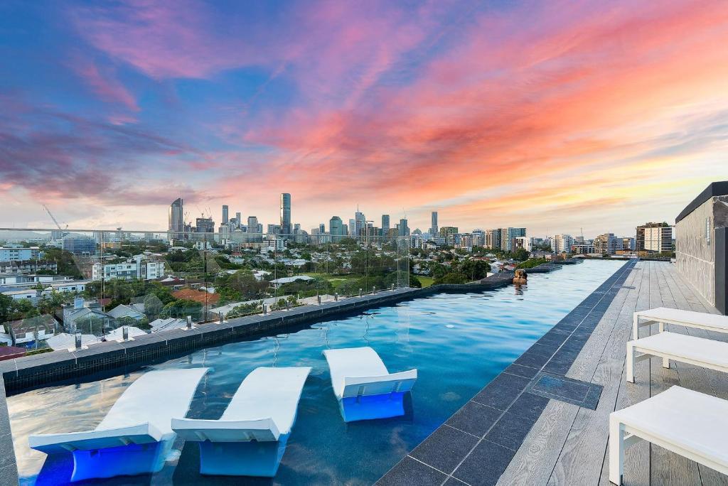 The Sinclair - A Luxurious Apartment with Rooftop Pool, Brisbane ...