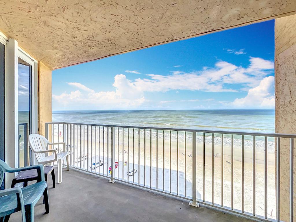 Ideal Family Friendly Beach Vacay Beachfront & Steps to Flagler Ave ...