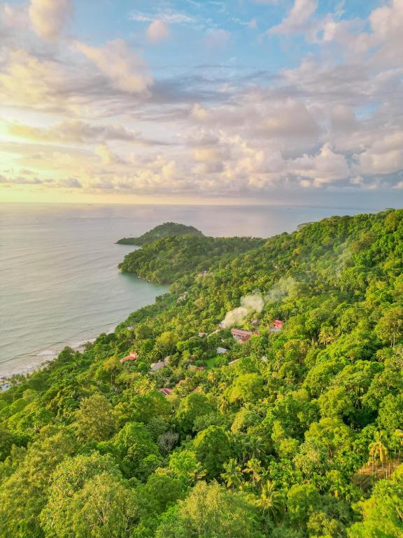 Air Manis Hillside Villa Cafe & Resto, Padang (updated prices 2025)