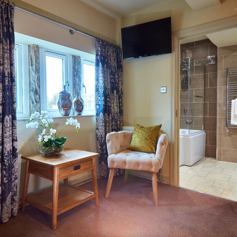 The White Hart at Lydgate, Oldham (updated prices 2025)