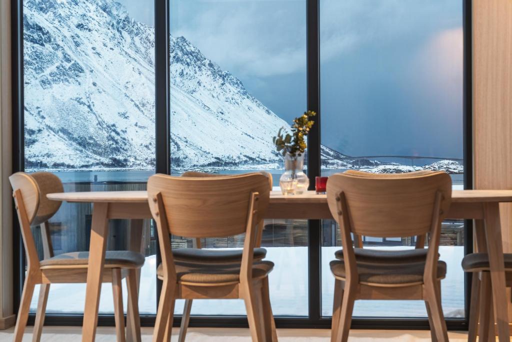 Stunning Lofoten Lodge with views - LL26, Lyngværet (updated prices 2025)