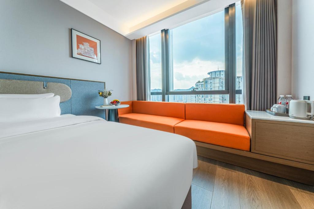 Yijiatu Hotel-Chongqing Shapingba High-speed Railway Station Sanxia ...