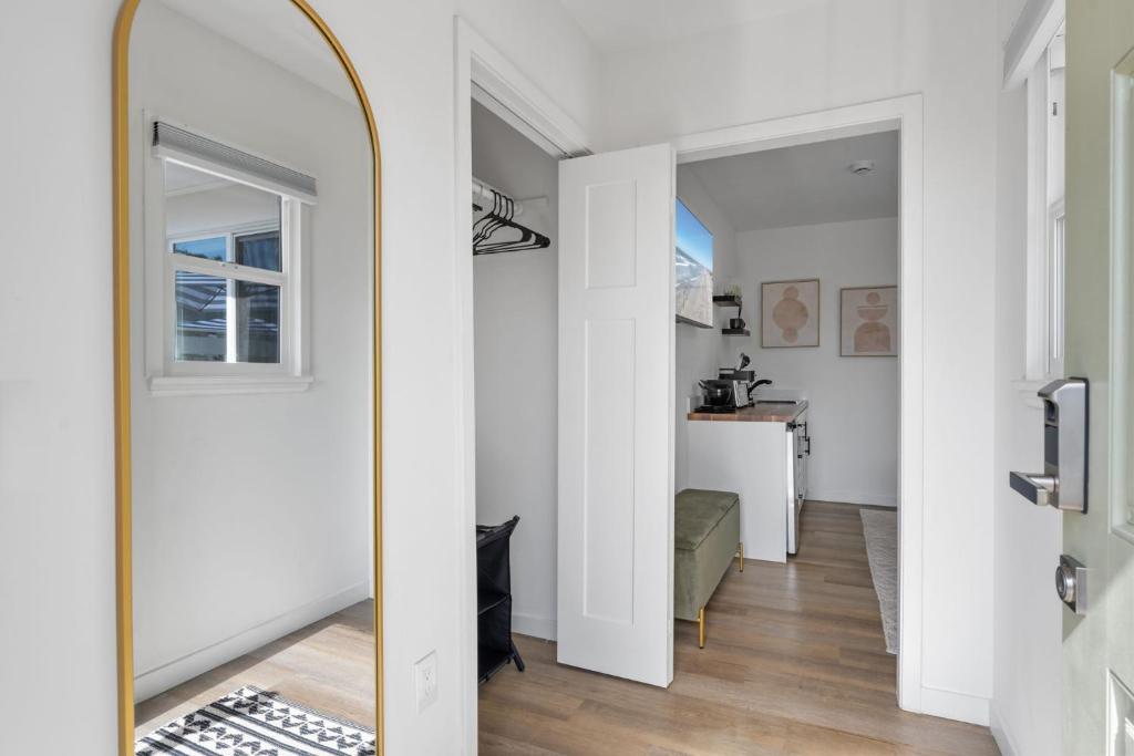 South O Bungalow 2 - Deluxe Queen Studio + Patio, Oceanside (updated prices 2025)