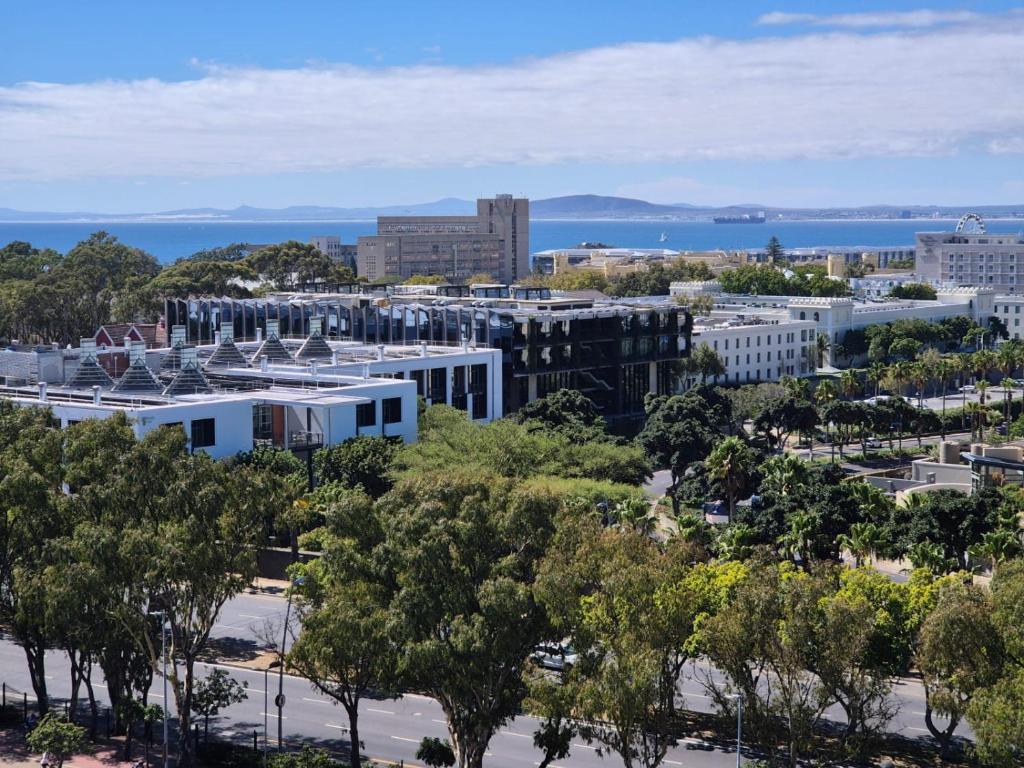 Greenpoint - Serenity by the Sea & Mountain, Cape Town (updated prices ...