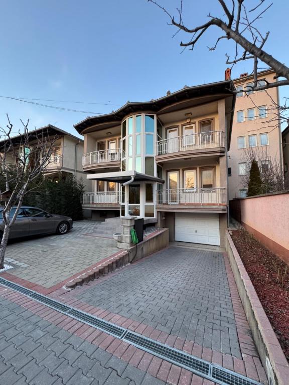 House in the Centre of Prishtina, Pristina (updated prices 2025)