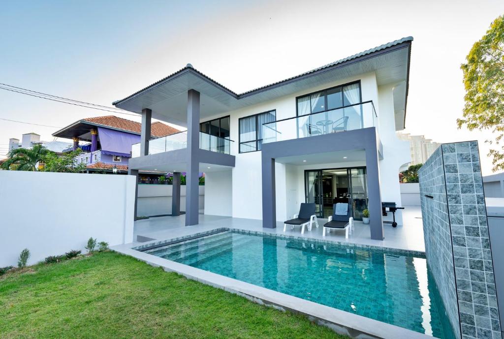 Luxury Executive 5 Bedroom Pool Villa in Jomtien - J5, Jomtien Beach (updated prices 2025)