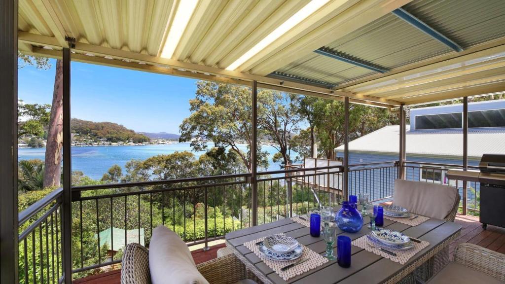 'Tranquil Bayside Cottage' by Accom Holidays, Pretty Beach ...