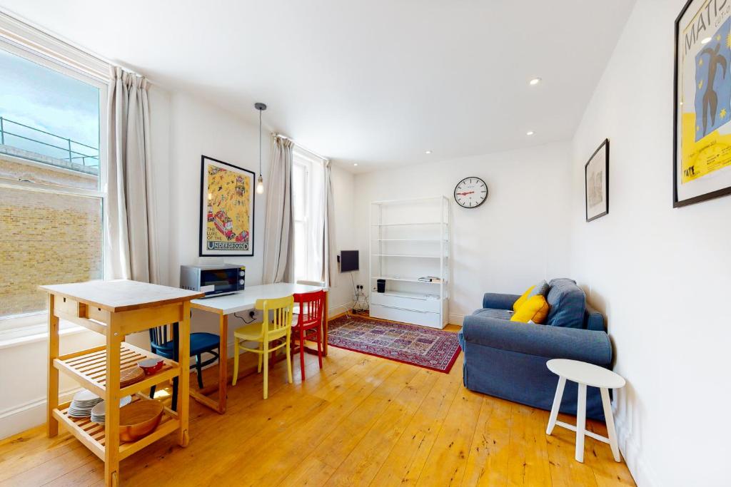 Bright 1bed Apartment 4Min Walk From Metro, London (updated prices 2025)