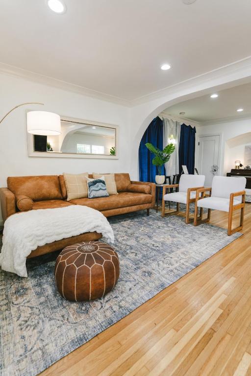 LA Karaoke Fire Pit Ping-Pong Cowboy Pool, Glendale (updated prices 2025)