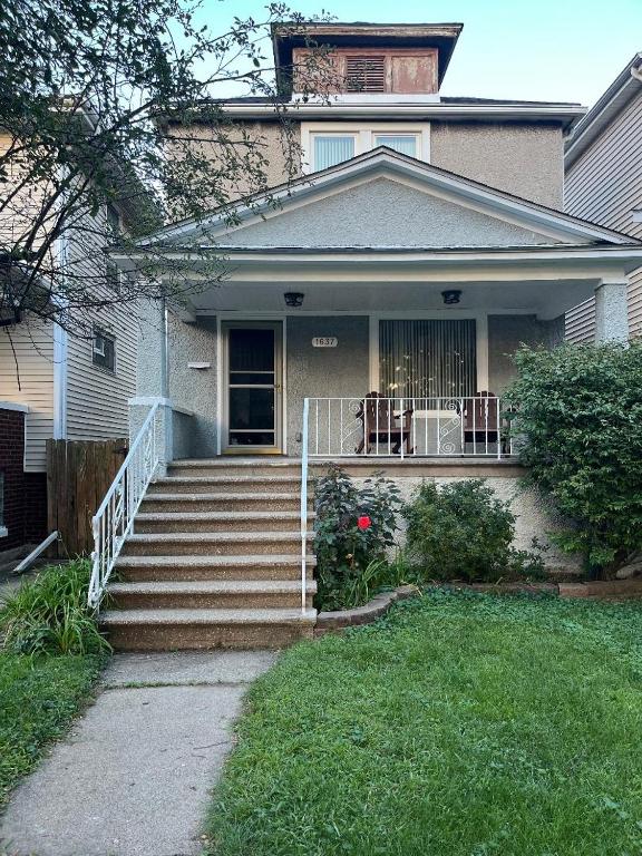 The Ashlin House, Whiting (updated prices 2025)