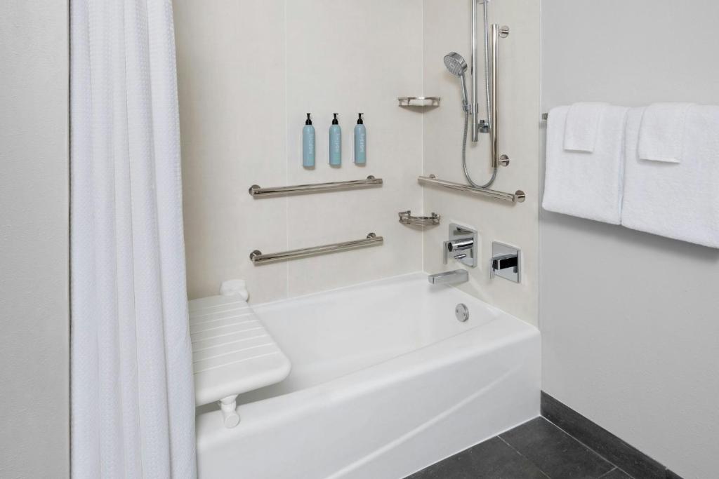 Courtyard by Marriott Columbus OSU, Columbus (updated prices 2025)