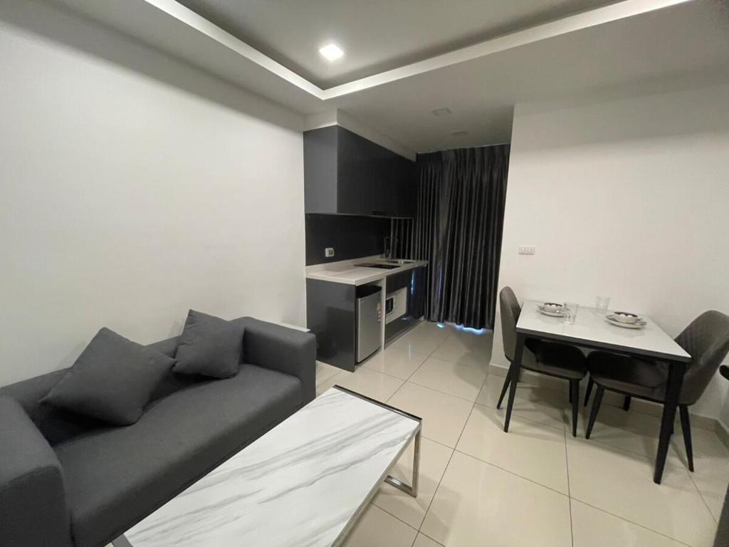 Condo With Nice Pool, Pattaya South (updated prices 2025)