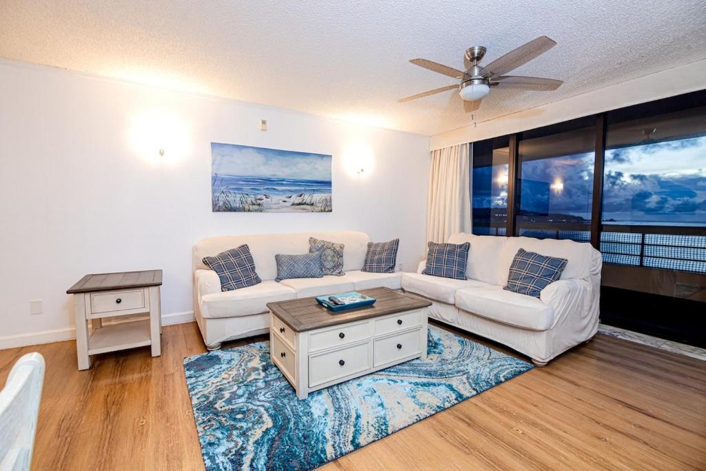 Perfectly located with direct beach access, Tamuning (precios ...