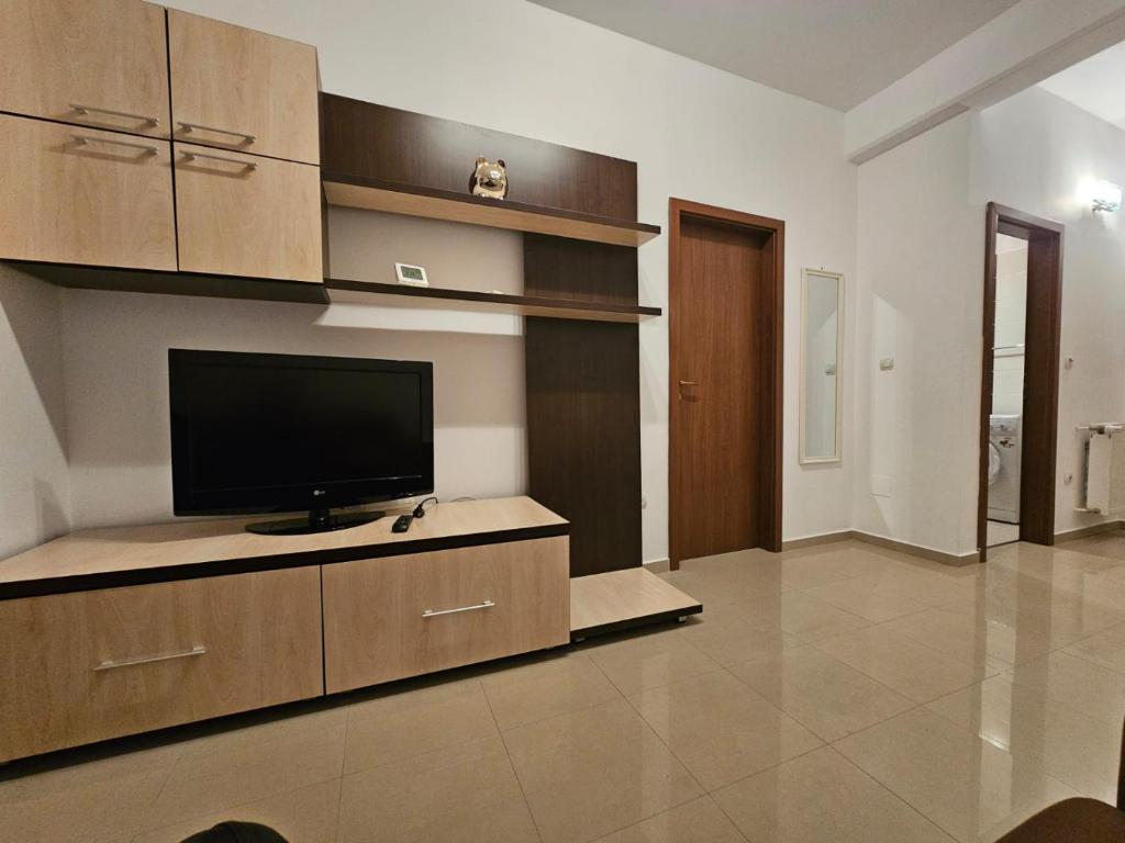 Apartament primitor în bloc ARED, lângă stadion și AFI mall, Arad ...