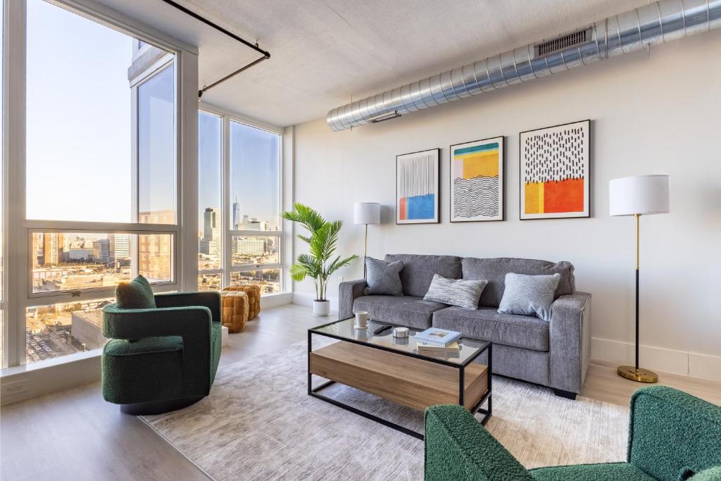 Chique Loft 15 Min from NYC with City View & Pool, Jersey City (updated ...