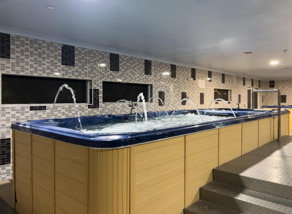 The Phoenix Artesian Spa Resort and Accommodation, Moree (updated ...
