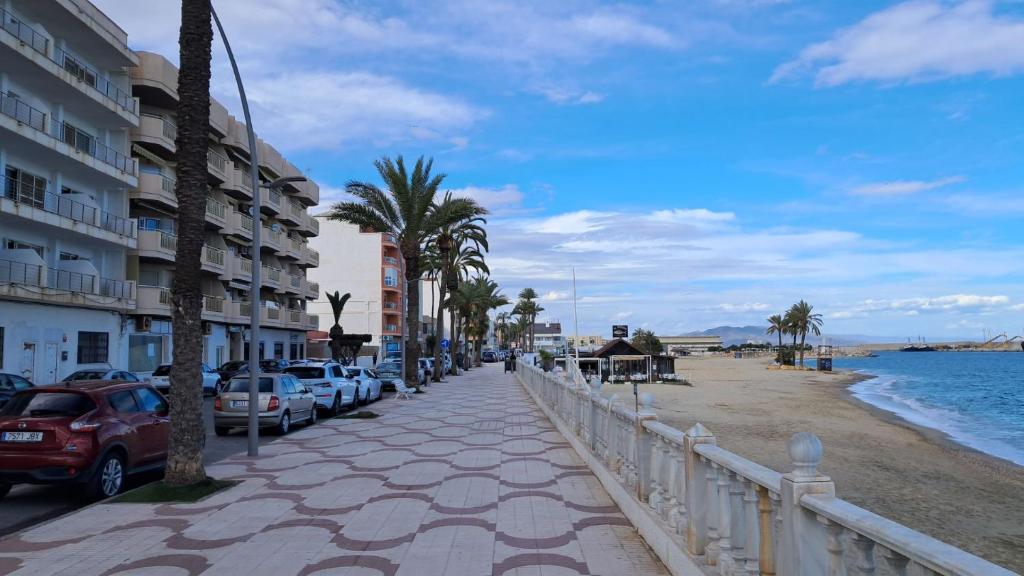 Piso Garrucha beautiful & spacious apartment - 50 meters from the beach ...
