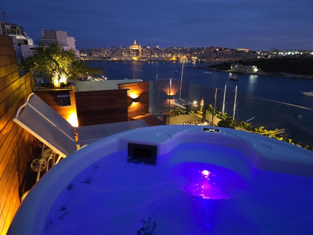 Unique Seafront Triplex Penthouse with Panoramic Bedroom & Rooftop ...