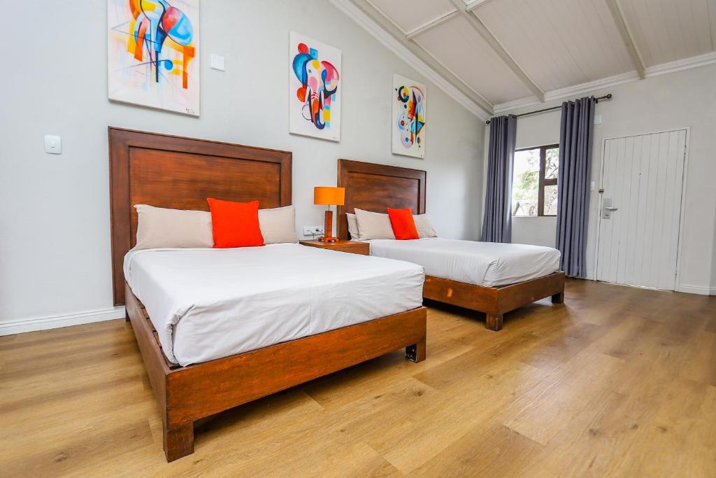 Shumba Valley Lodge, Lanseria (updated prices 2025)