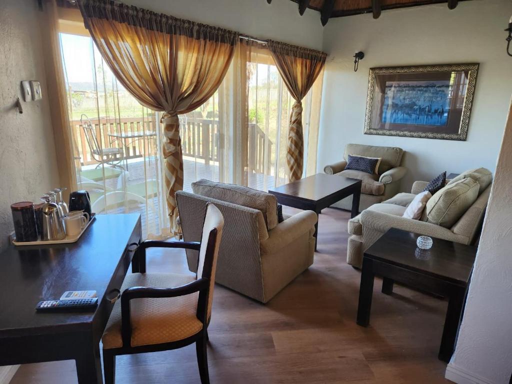 Shumba Valley Lodge, Lanseria (updated prices 2025)