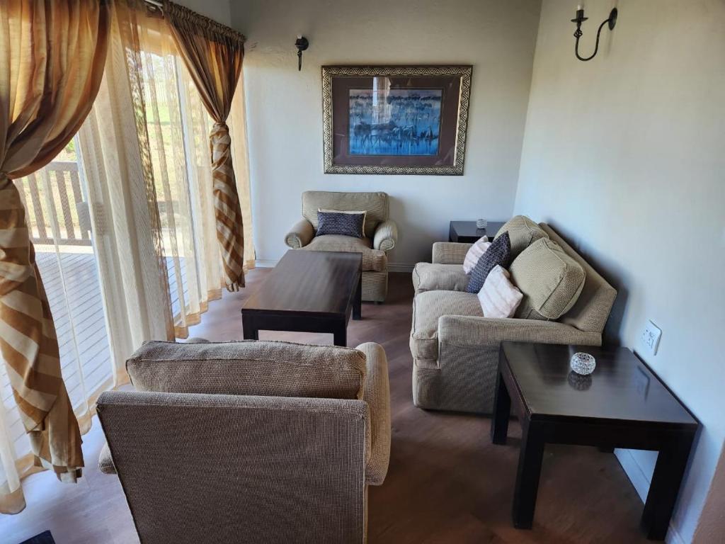 Shumba Valley Lodge, Lanseria (updated prices 2025)