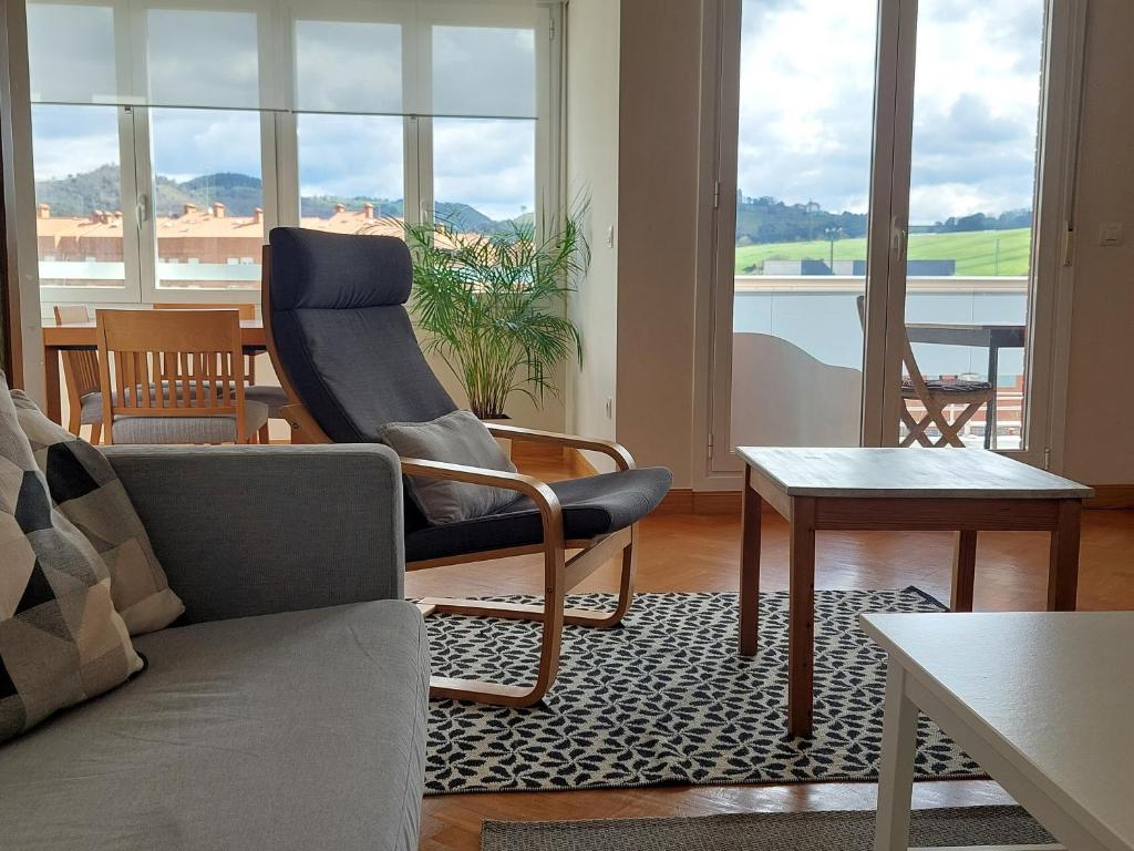 Espacio amplio y luminoso, Zumaia (updated prices 2025)