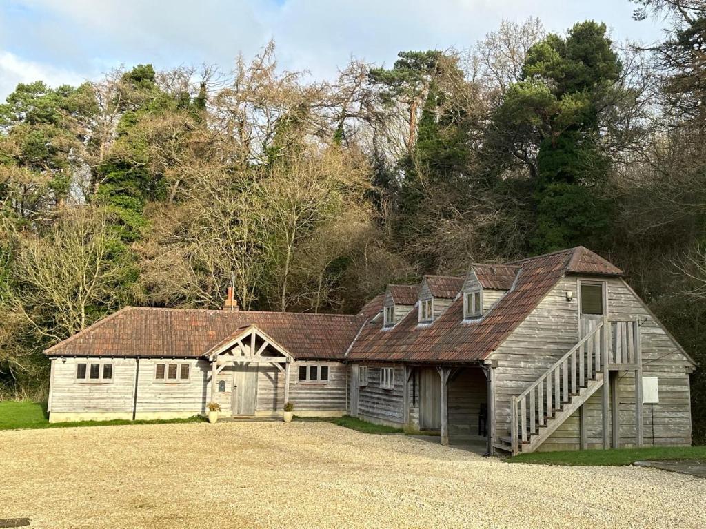 Huish Lodge, Radstock (updated prices 2026)