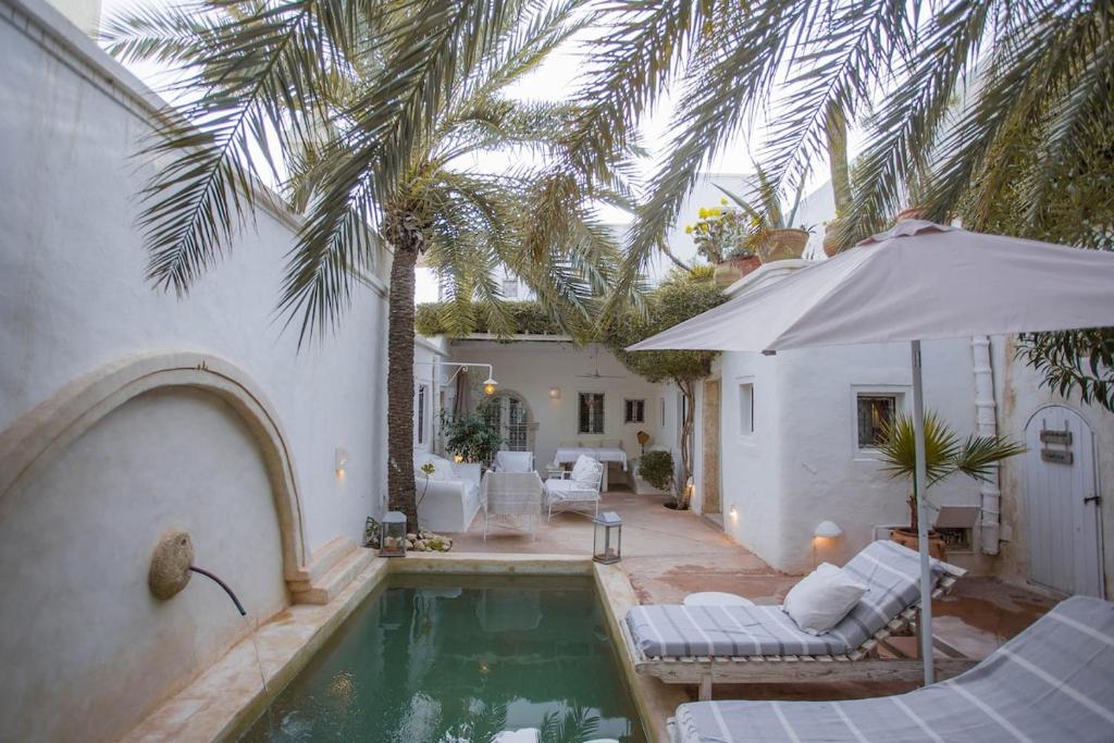 La Maison Blanche -Les Houchs De Djerba, Erriadh (updated prices 2026)