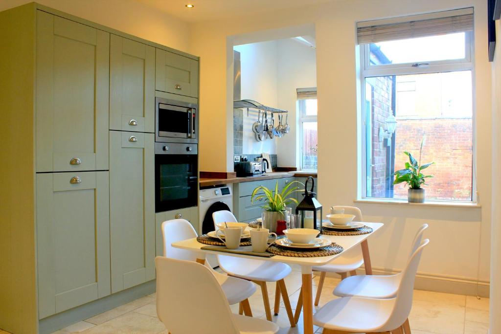 Cosy Modern 3 bedroom house, Sleeps 7, Sheffield, Walkley (updated ...