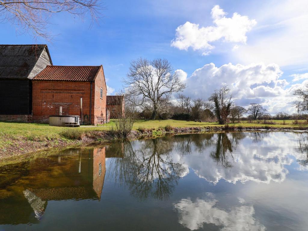 Brook Farm, Harleston (updated prices 2026)