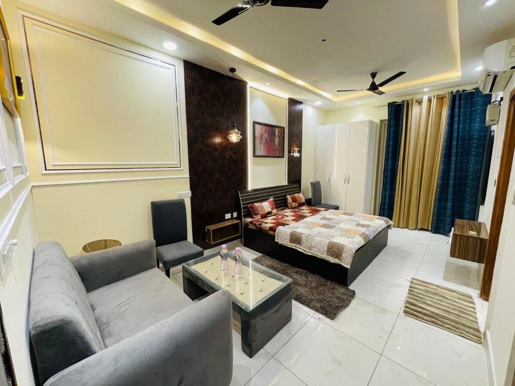 Luxury Modern 1RK Condo, Noida (updated prices 2025)