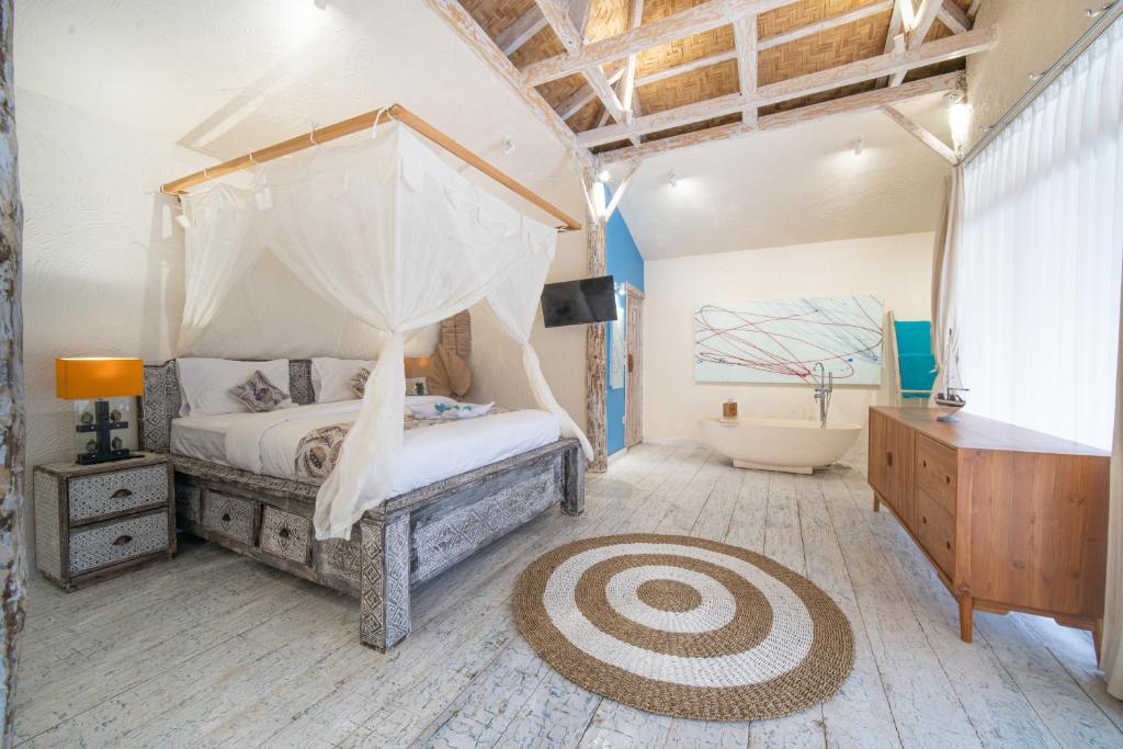 Blue Lagoon Pool View Bungalow, Single Room with Queen Bed and Bathtub ...