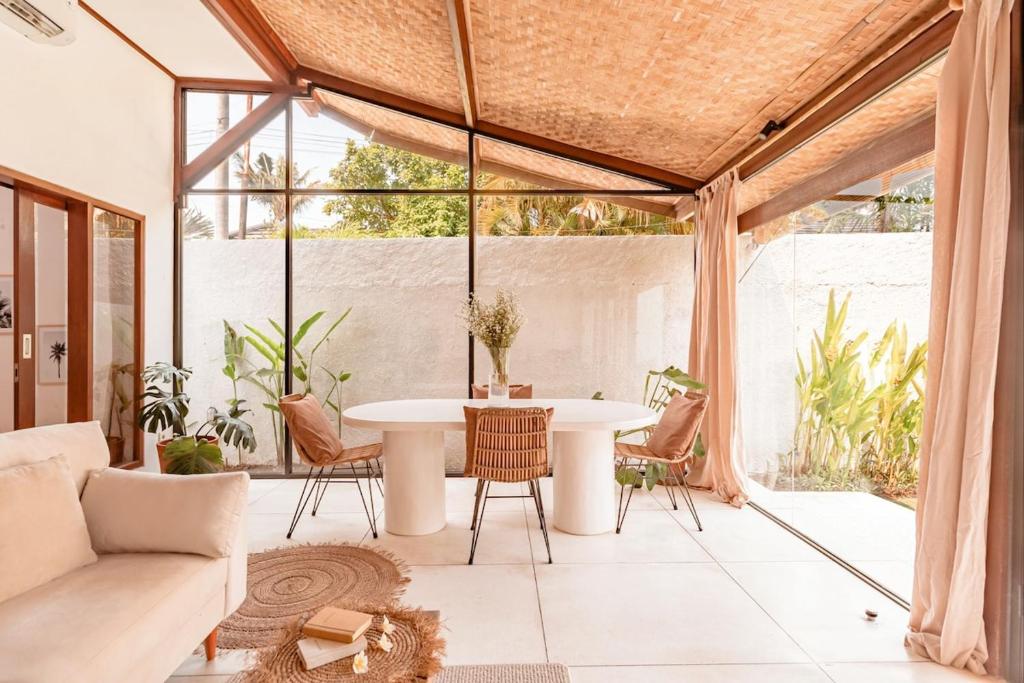 Boho villa with private pool walking distance to Canggu Beach, Canggu ...