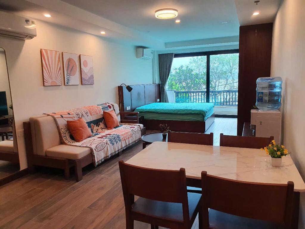 Lakeside Studio Apartment - Tay Ho, Hanoi (updated prices 2025)