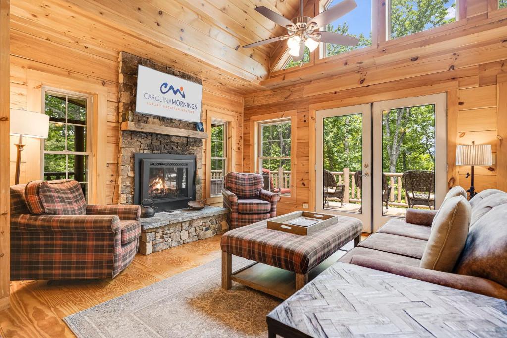 High Top Mountain Lodge by Carolina Mornings, Black Mountain (updated ...