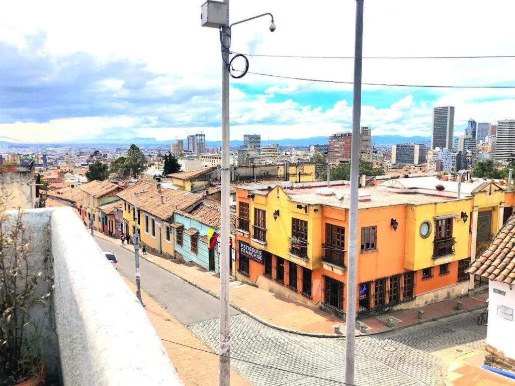 Casa de 2 hab en La Candelaria con increíble vista y balcón, Bogotá ...