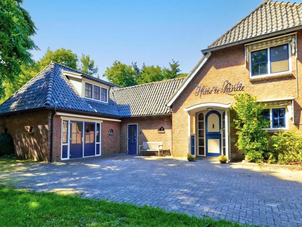 Huis te Lande, Wesepe (updated prices 2025)