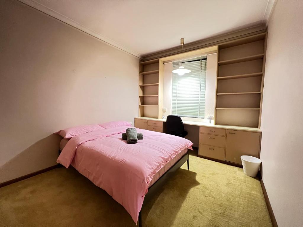 33 Room, Epping (precios actualizados 2026)