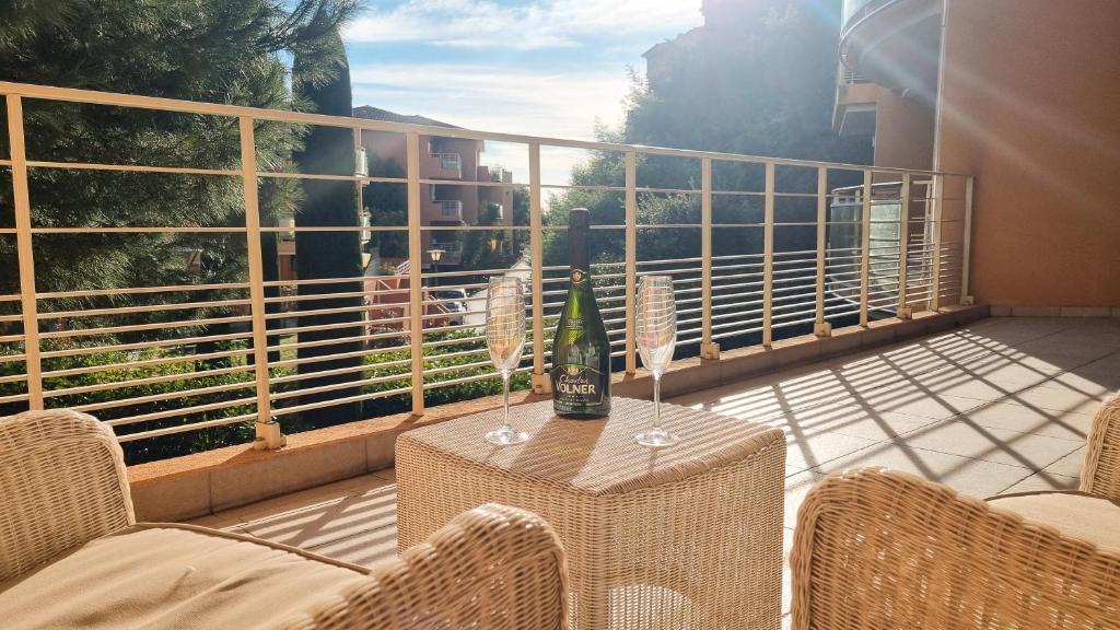 Elegant 3pièces à 2pas des plages, Théoule-sur-Mer (tarifs actualisés ...