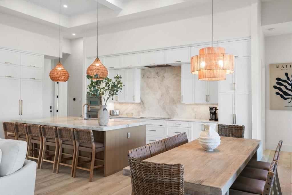 Brand New Gulf Coast Luxury Getaway, Naples (updated prices 2025)