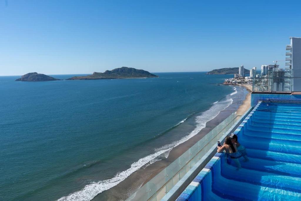 Depa in the Malecon in front of the TM Stadium - Central 1906, Mazatlán ...