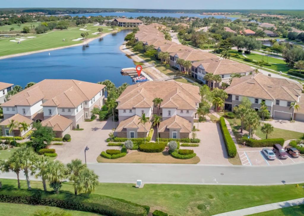 Lake View First Floor Coach Home At Amenities Filled - The Quarry of ...