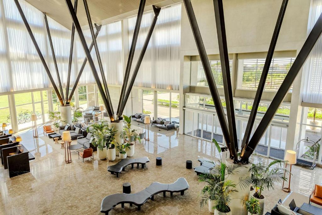 Sheraton Buenos Aires Greenville Polo & Resort, Guillermo E. Hudson ...