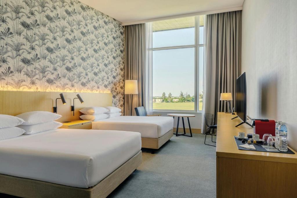 Sheraton Buenos Aires Greenville Polo & Resort, Guillermo E. Hudson ...