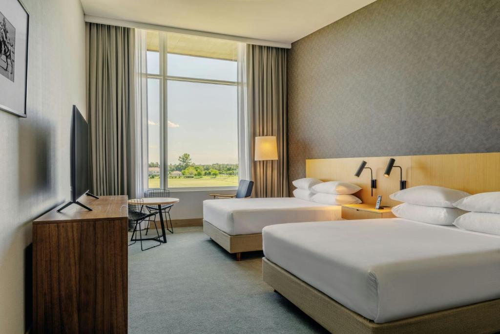 Sheraton Buenos Aires Greenville Polo & Resort, Guillermo E. Hudson ...