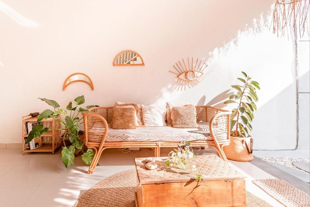 Boho Townhouse, Pool & Walk to Canggu Trendy Spots, Canggu (updated ...