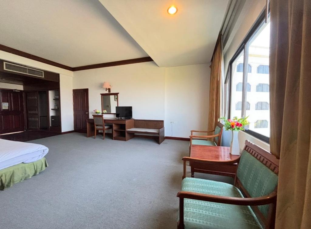 Royal Mekong Riverside Hotel, Nong Khai (updated prices 2025)