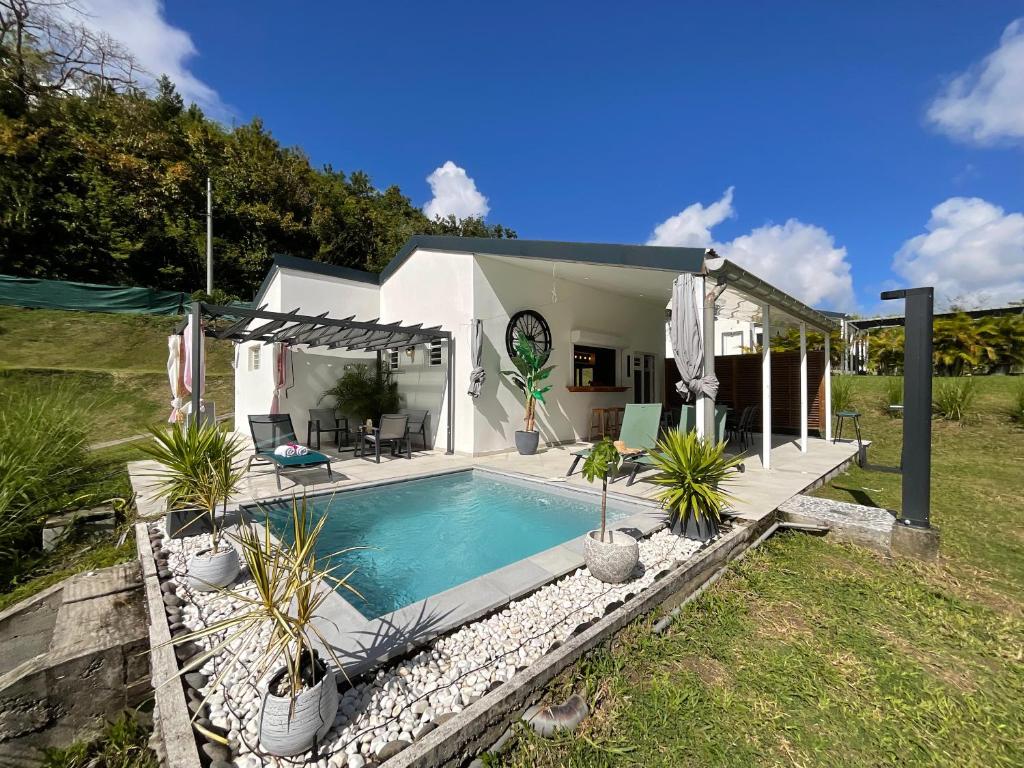 Petite Rivière bis, Rivière-Salée (updated prices 2026)