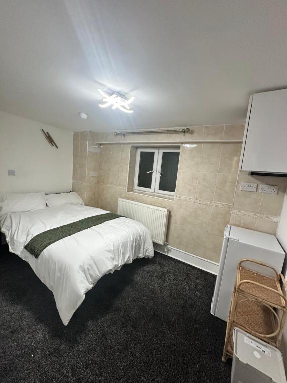 Room 2 NG3 2AZ, Nottingham (updated prices 2026)