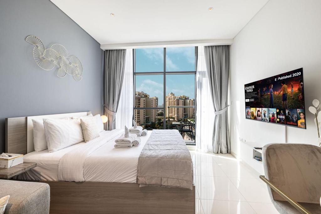 Seven Palm Apartment with Private Beach Access and Infinity Pool, Dubai ...